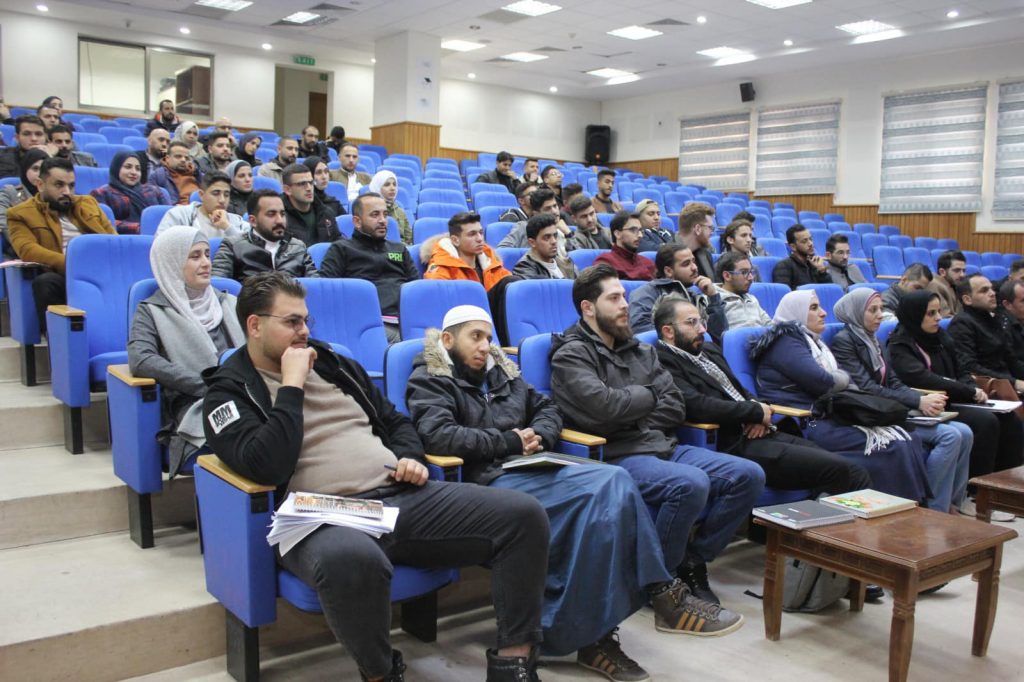 عميد كلية تكنولوجيا المعلومات في جامعة عجلون الوطنية يلتقي الطلبة الجدد ...