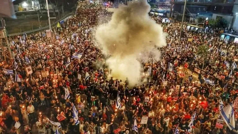 إعلام عبري: قريبون من حرب أهلية وربما الثامنة وسنصل إلى الهاوية بسبب ...